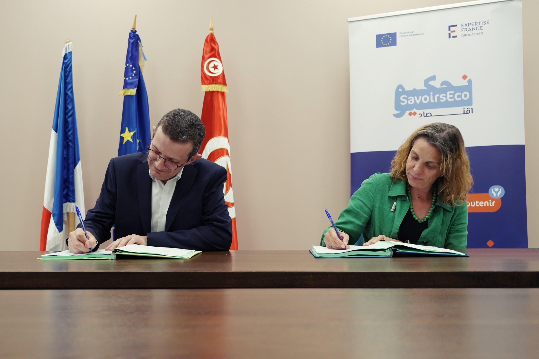 Signature d'une convention de subventions entre Expertise France et la ...